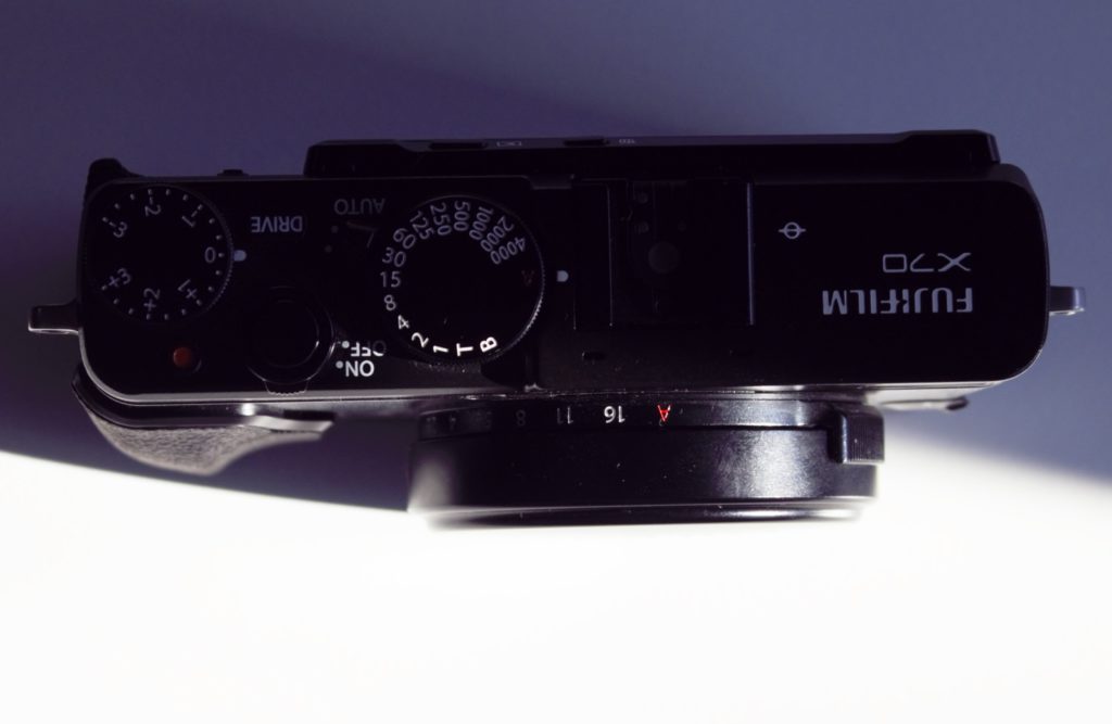 Fujifilm X70 brief review: small in stature, expensive in industry ...