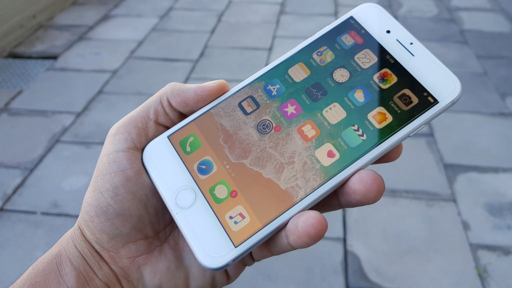 iPhone 8 Plus review: a refined 7 Plus with wireless charging - Gearburn