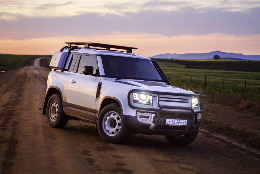 D300X road test – the best Defender 90 or a short-wheelbase Discovery5?