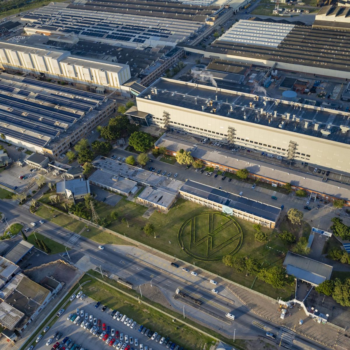 Porsche 911s will thrive with help from Macan SUV